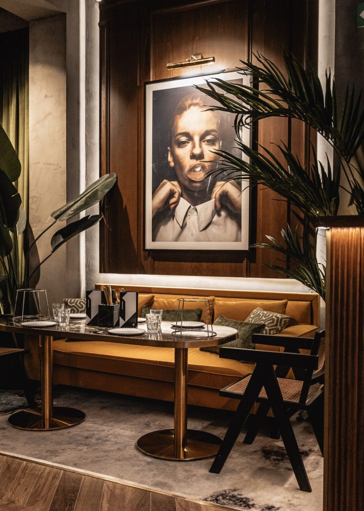 V Antwerp – Fashion District – Your new neighborhood hangout